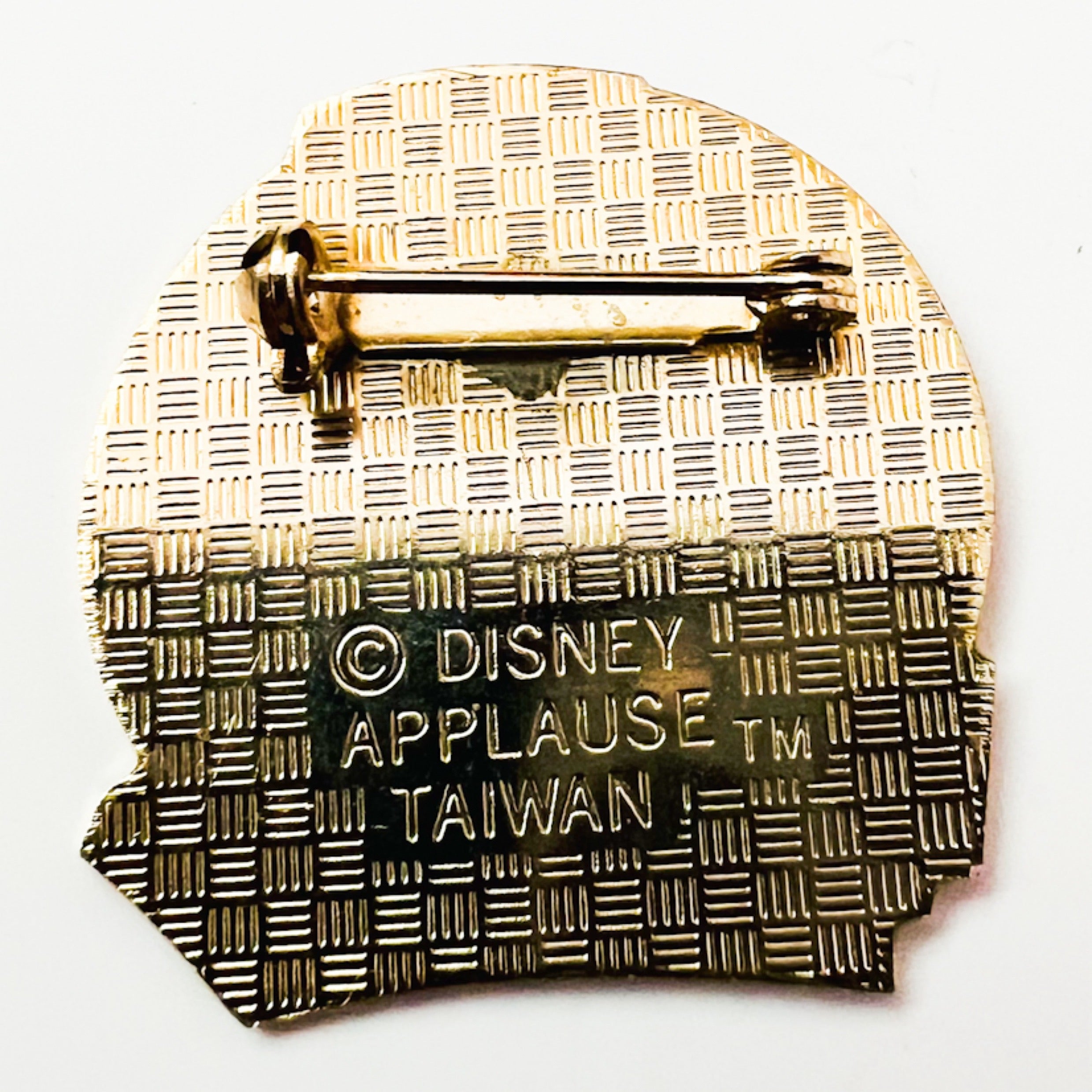 Disneyland Resort Daisy Duck's 70th Anniversary Pin – The Stand Alone