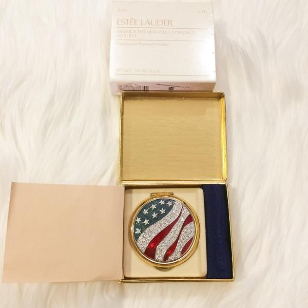 Estée Lauder America the Beautiful Compact – The Stand Alone
