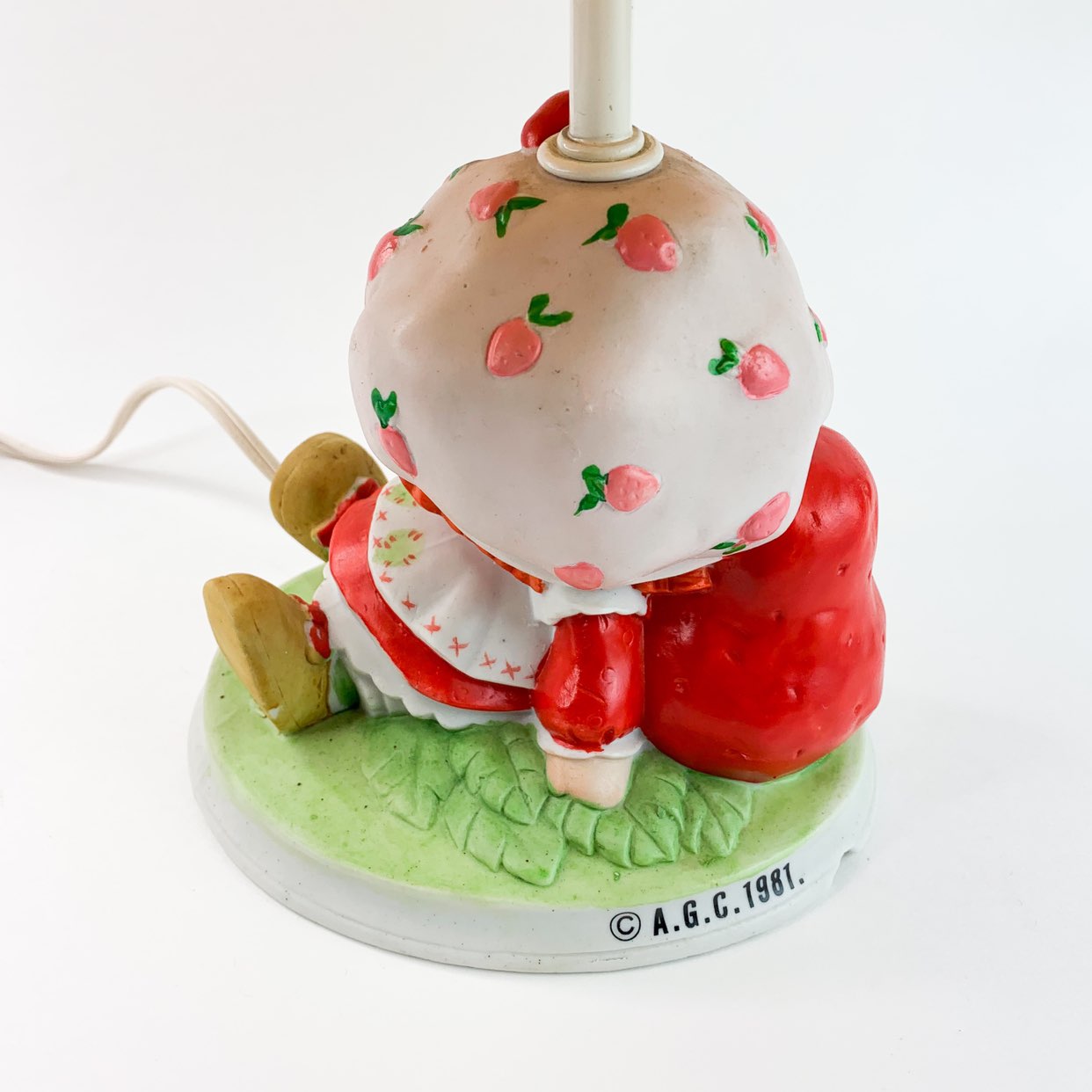 Vintage Strawberry Shortcake Lamp – The Stand Alone